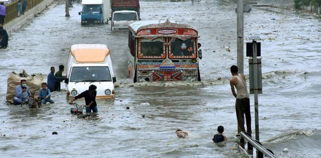 Karachi floods: 30 rescued from flooded call center