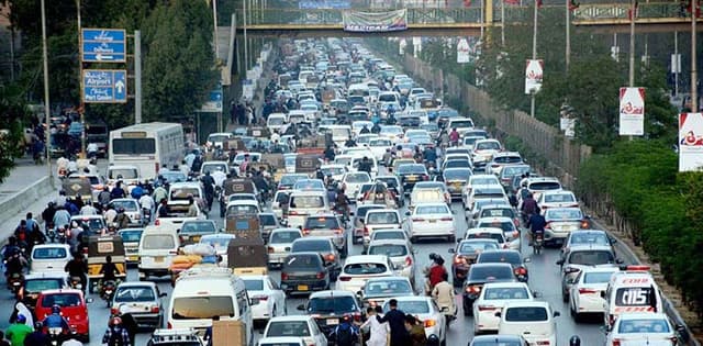 MWM protests: Karachi police share traffic updates
