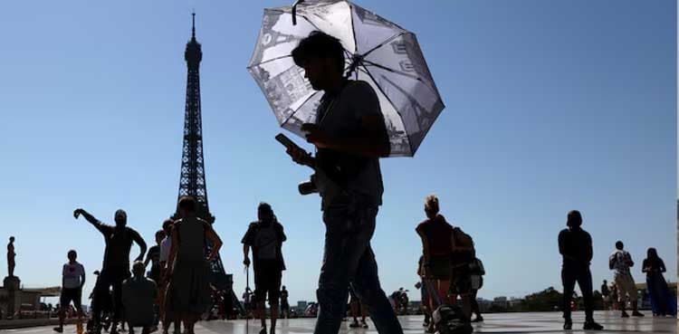 France braces for heatwave with canal swimming allowed in Paris