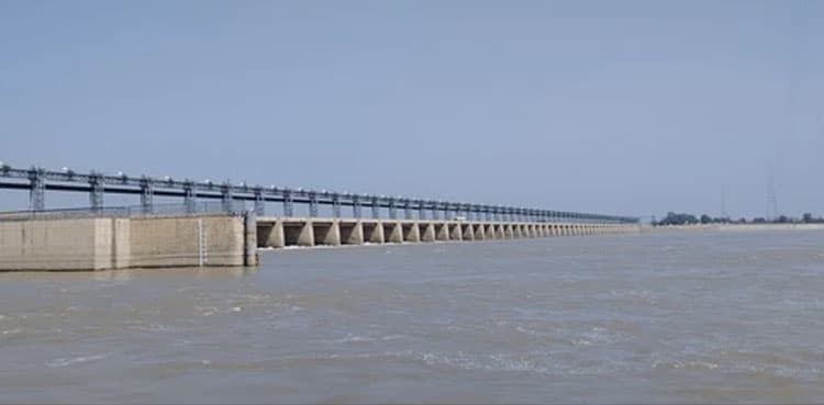 Indus River Surges with Flooding in Rajanpur