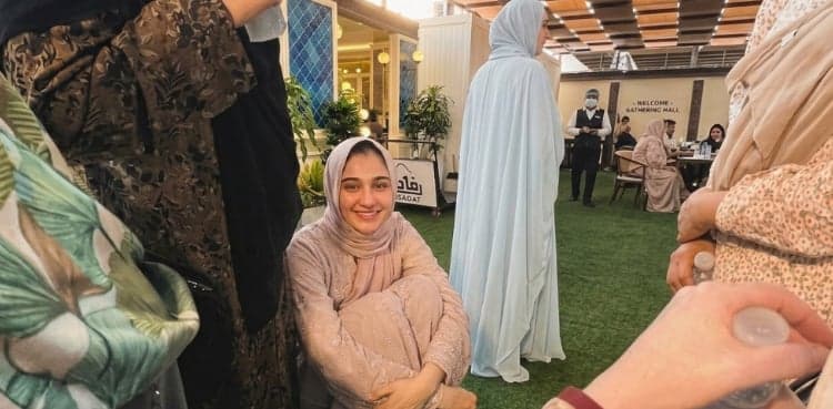 Dur-e-Fishan Saleem shares Hajj pictures with heartfelt note