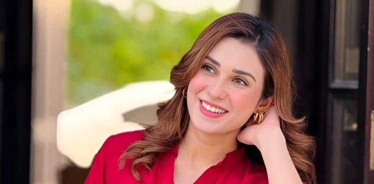 Hina Tariq continued work just 10 days after father loss